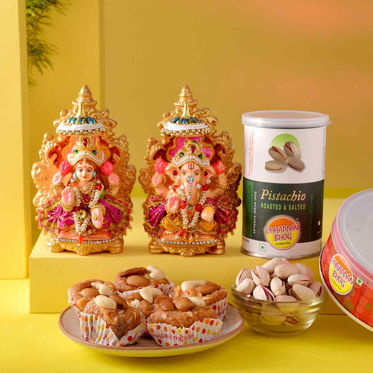 Mini Ganesh Lakshmi Idol With Badam Pinni & Roasted Pistachios – TOKENZ