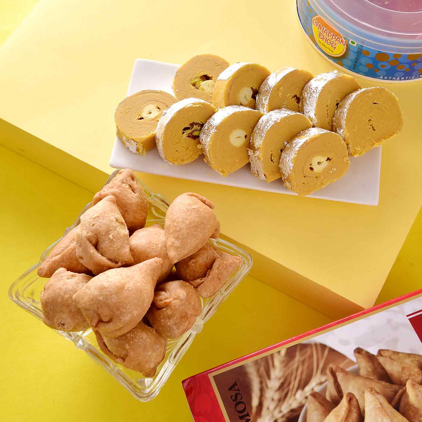 Stunning Ganesh Lakshmi Idol With Batisha Slice & Mini Samosa – TOKENZ