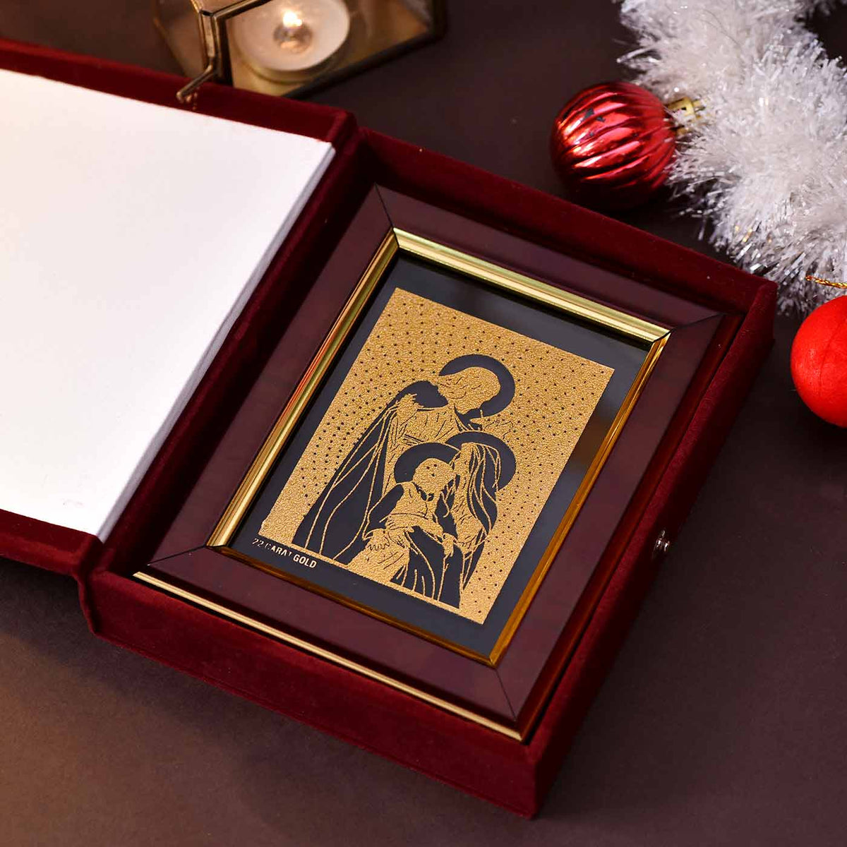 Jesus Happy Family Gold Frame – TOKENZ